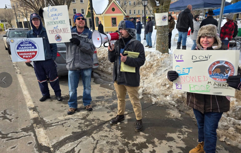 Post office workers protest November 30 incident | News, Sports, Jobs ...